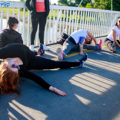 Athletes and citizens at the Longest splits in the world - DOBRO World Cup
